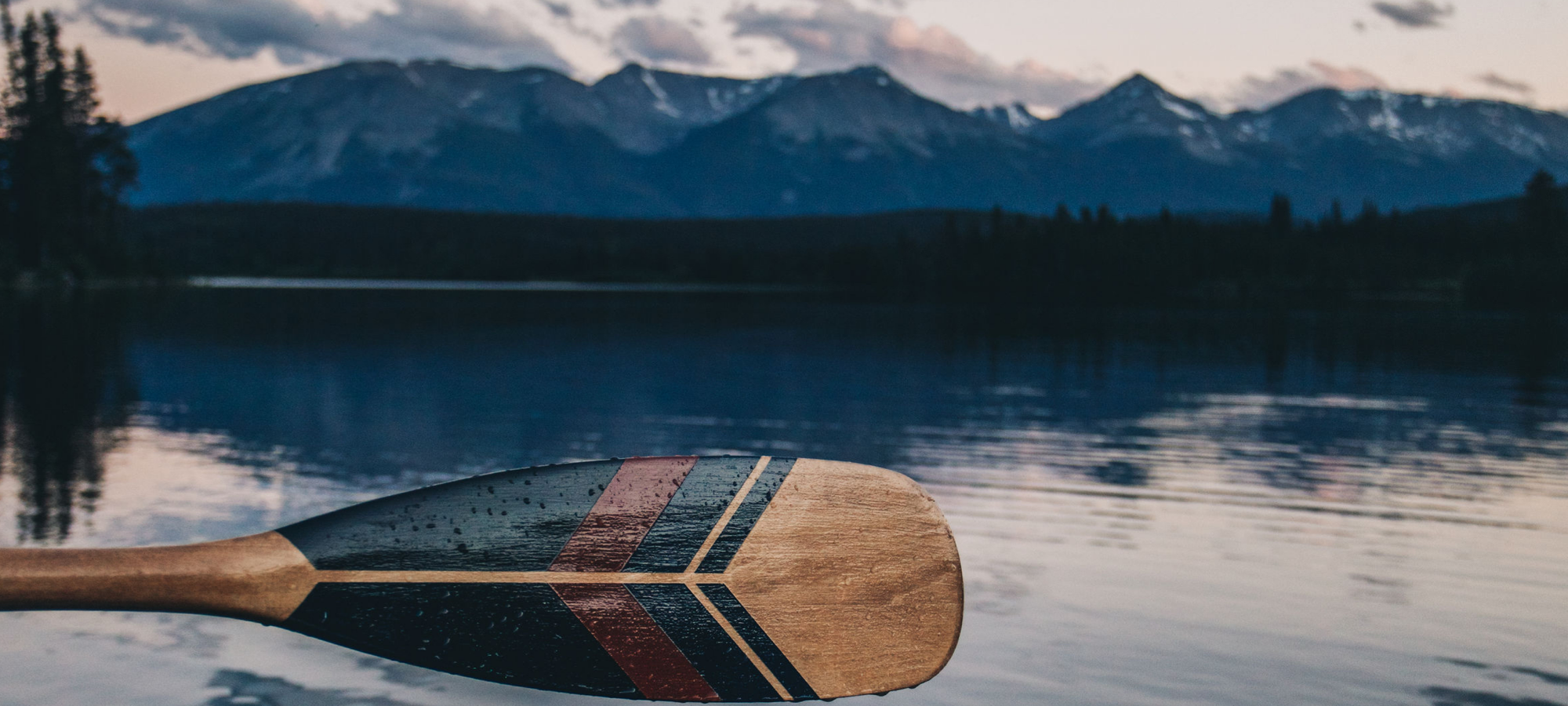 Decorative paddles inspired by native art – Onquata